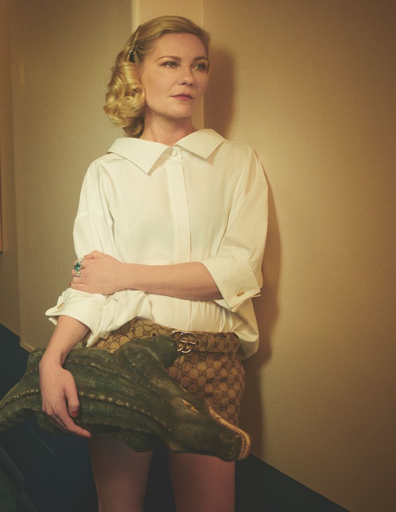 Kirsten Dunst Violet Book