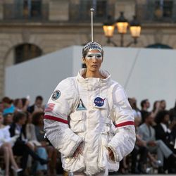 Suzi De Givenchy - Model Profile - Photos & latest news