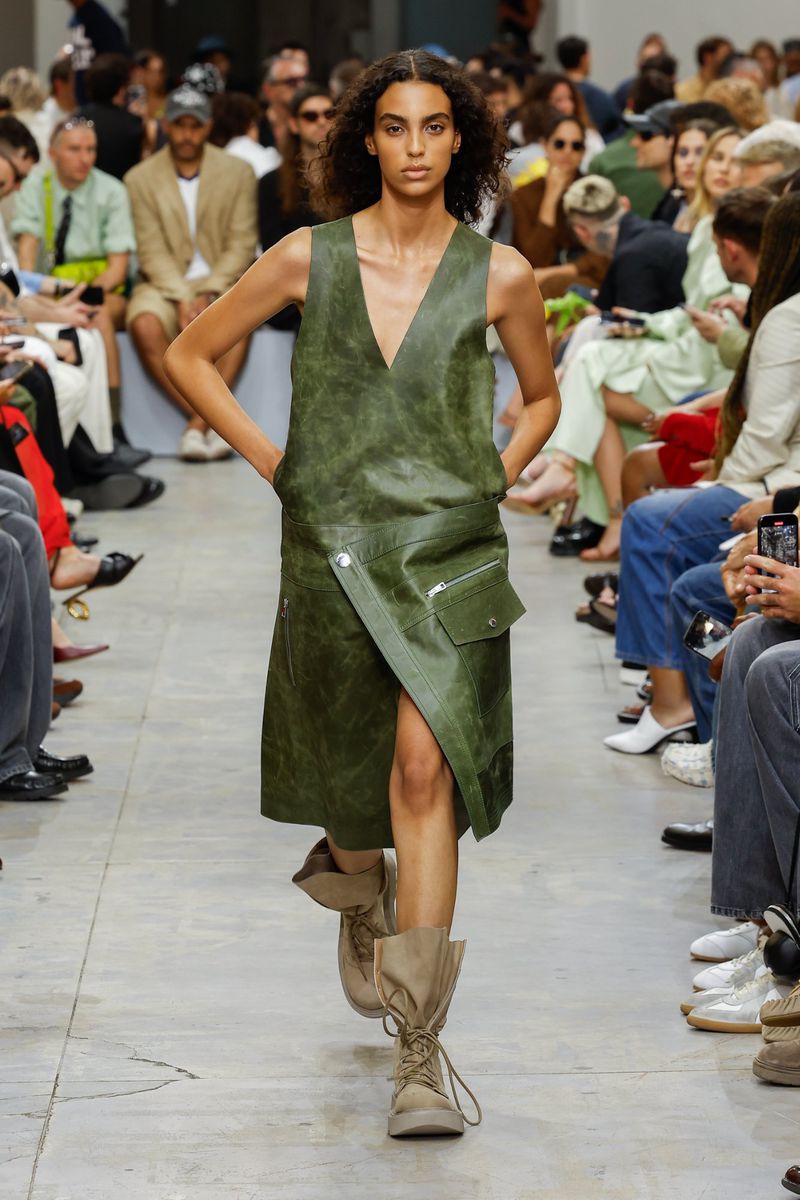 J.W. Anderson S/S 25 Men's & Resort 2025 Show (J.W. Anderson)