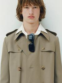 Joseph Glasser - Model - detail by people