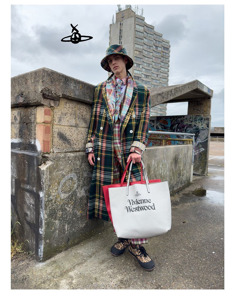 Vivienne Westwood F/W 2024 Campaign (Vivienne Westwood)