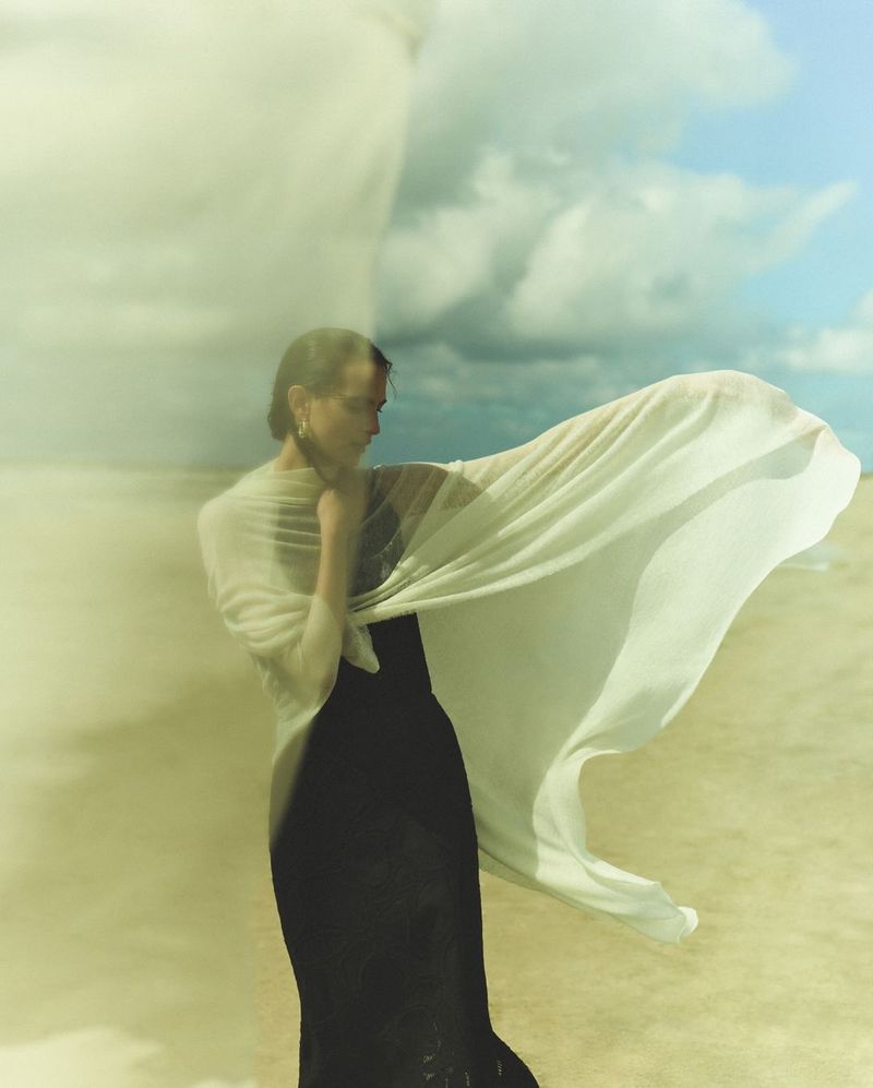 Minimal Resort (Massimo Dutti)