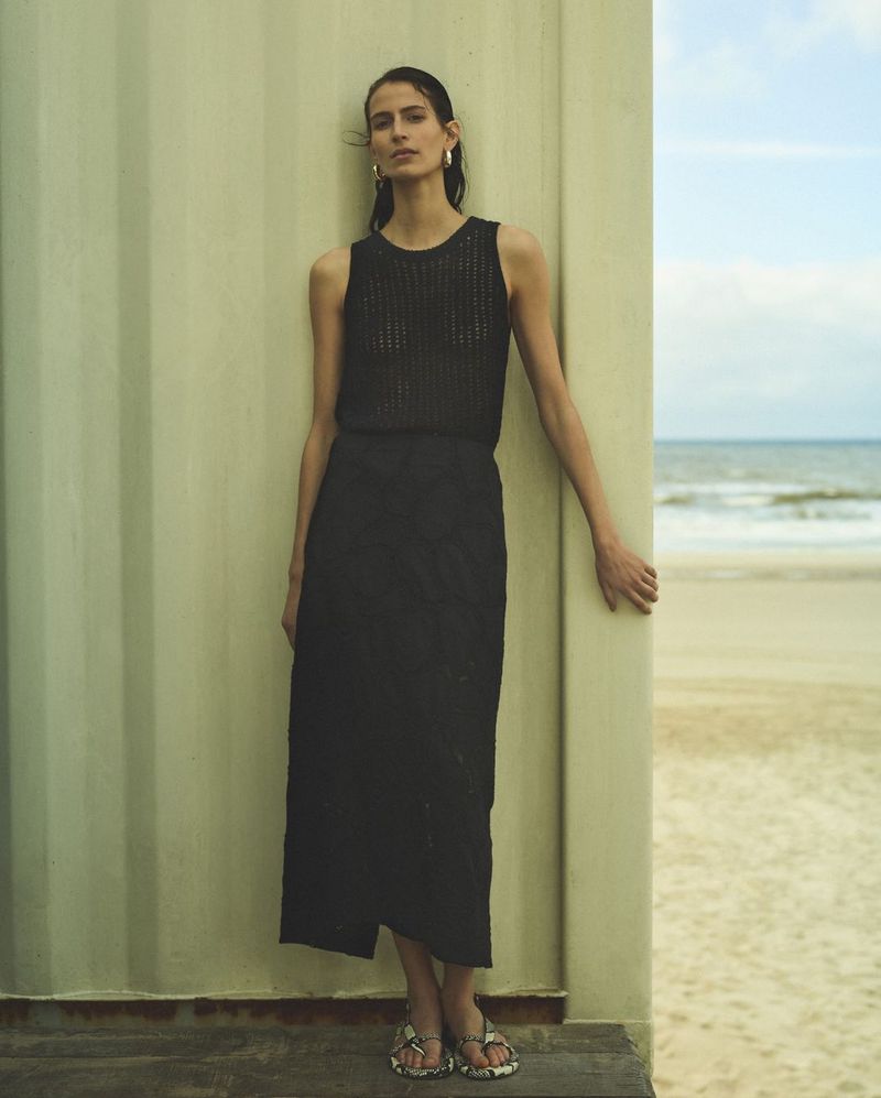 Minimal Resort (Massimo Dutti)