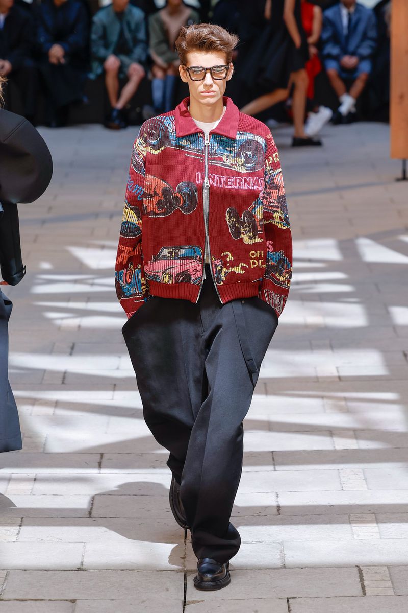 Sacai S/S 25 Men's & Resort 2025 Show (Sacai)