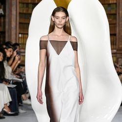 Ondria Hardin - Model Profile - Photos & latest news