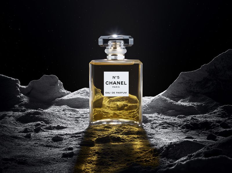 CHANEL holiday gifts campaign 2020 (Chanel Beauty)