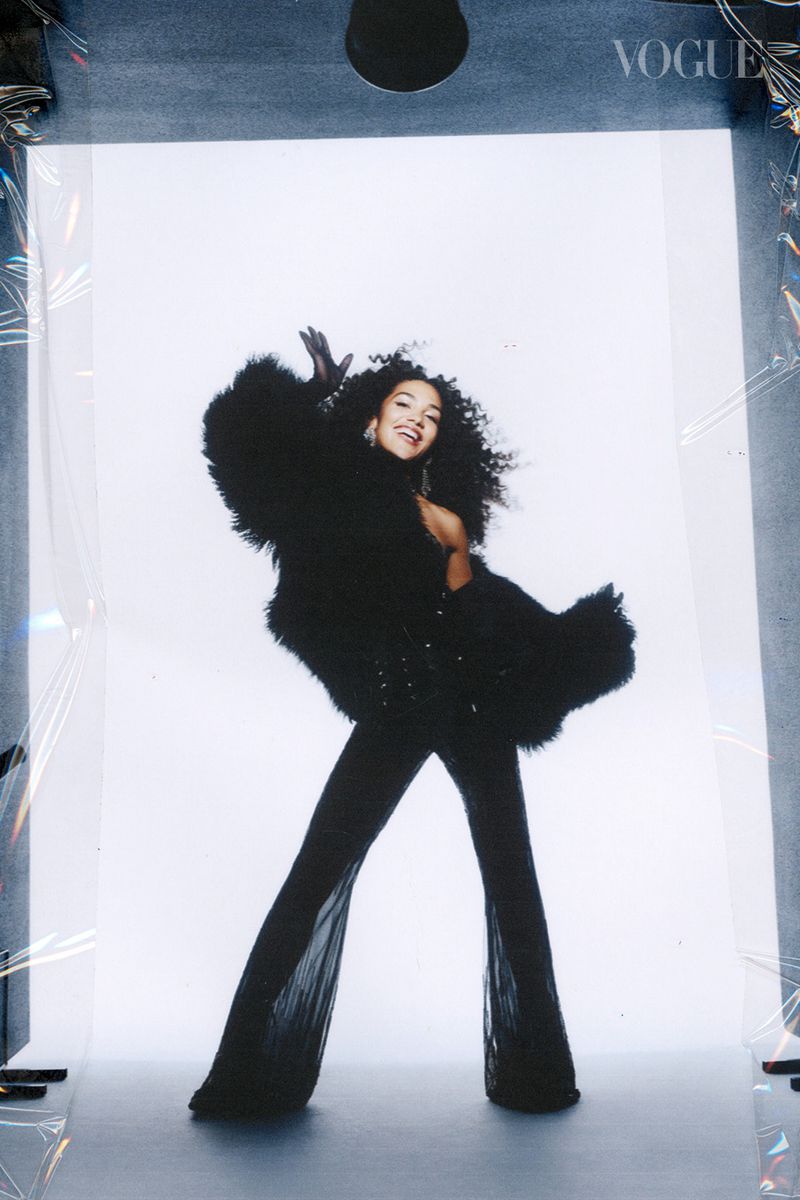 Olivia Dean (Vogue Singapore)