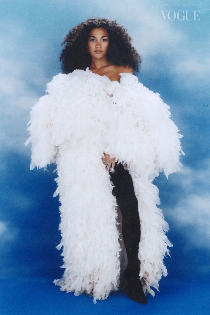 Olivia Dean (Vogue Singapore)