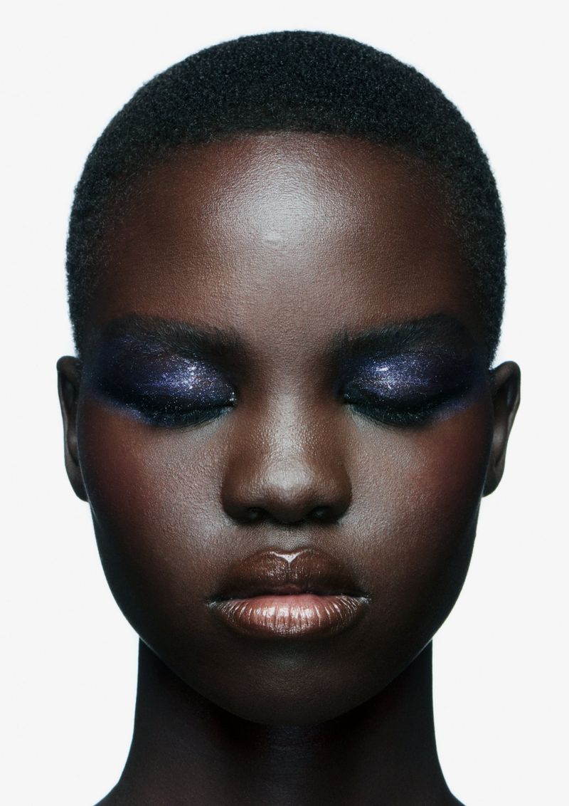 CHANEL BEAUTY BOOK (Chanel Beauty)