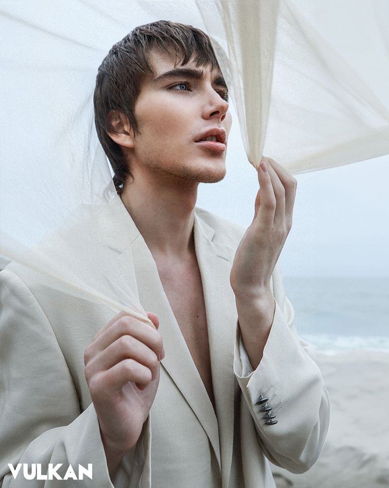 Into the tide of dreams (Vulkan Magazine)