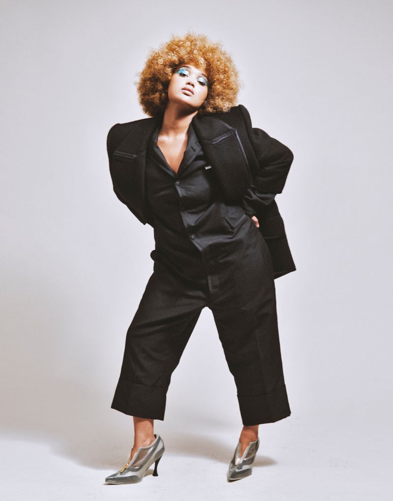 PERFECT DESCRIPTIONS (The Perfect Magazine)