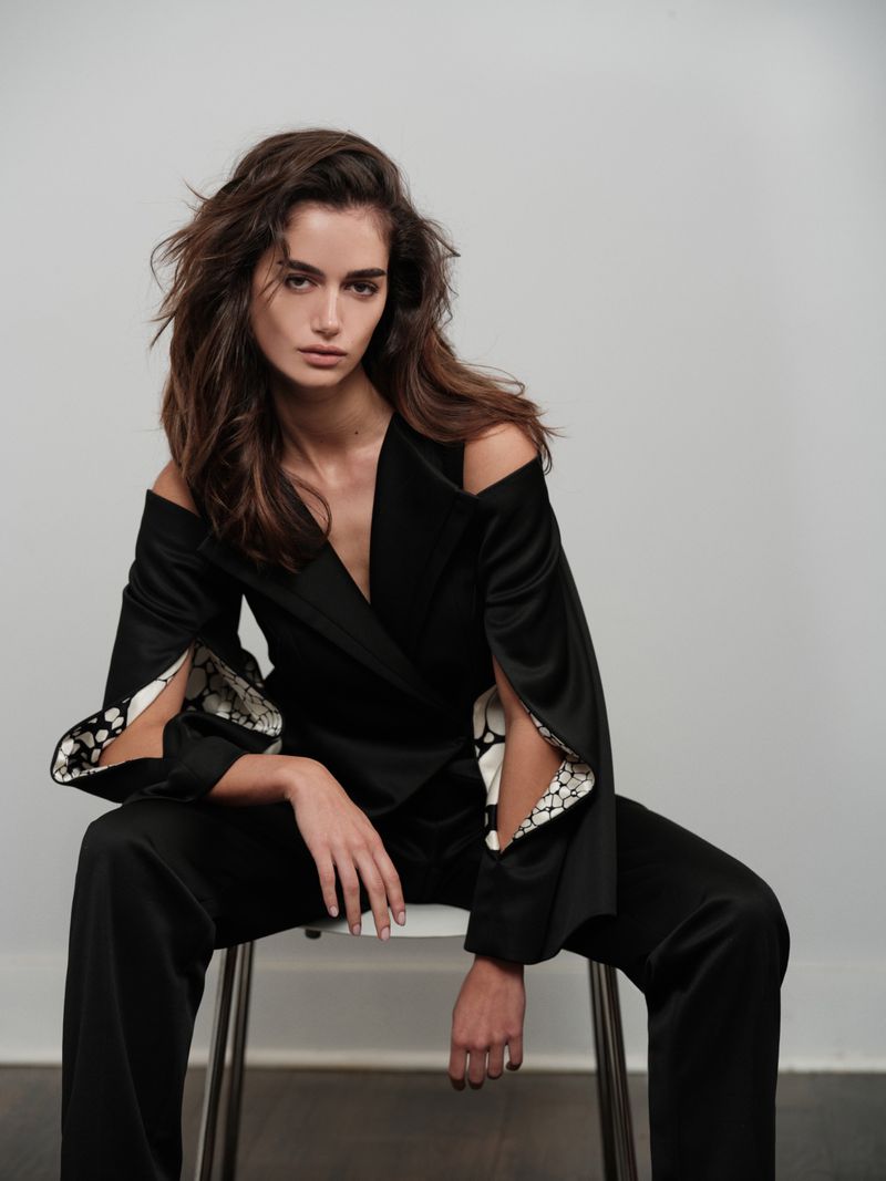Timeless Glamour: Revisiting the Bold Elegance of the 80s and 90s (L ...