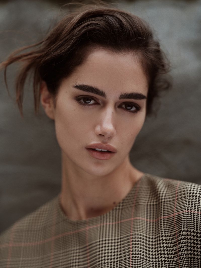 Timeless Glamour: Revisiting the Bold Elegance of the 80s and 90s (L ...