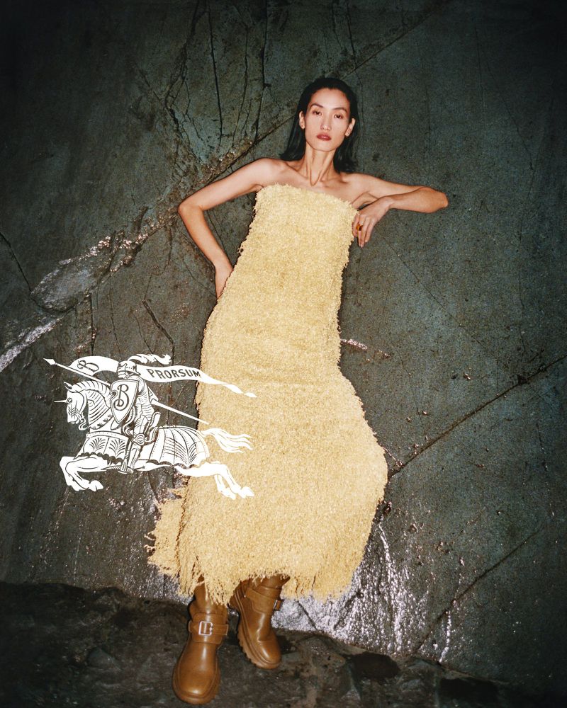 Burberry Winter 2024 Campaign (Burberry)