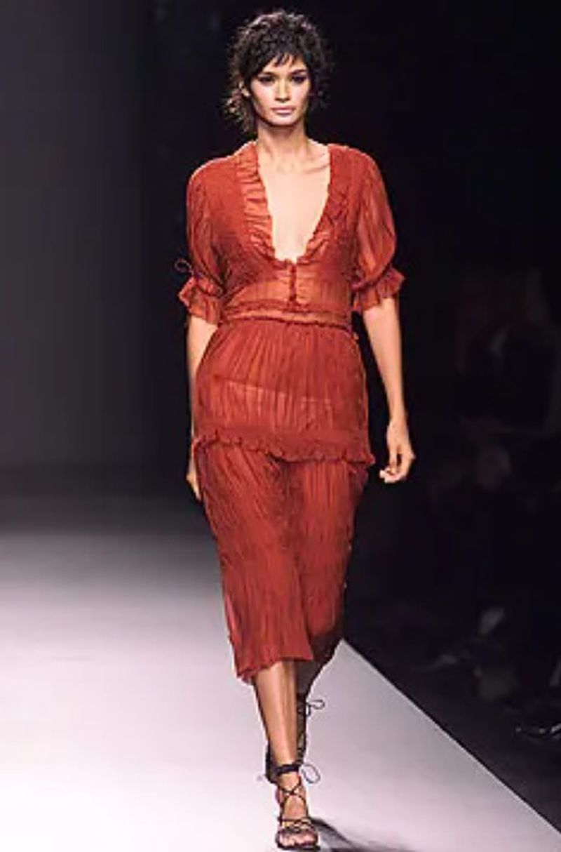 Alberta Ferretti S/S 2002 Show (Alberta Ferretti)