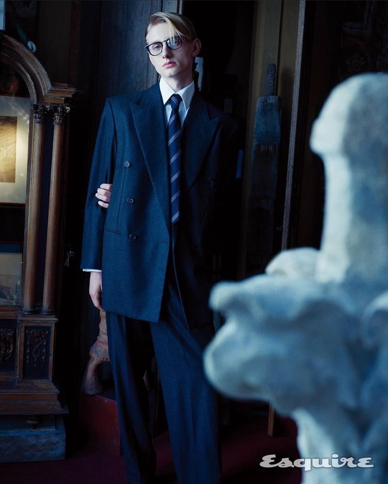 Jamie Schiek (Esquire Korea)