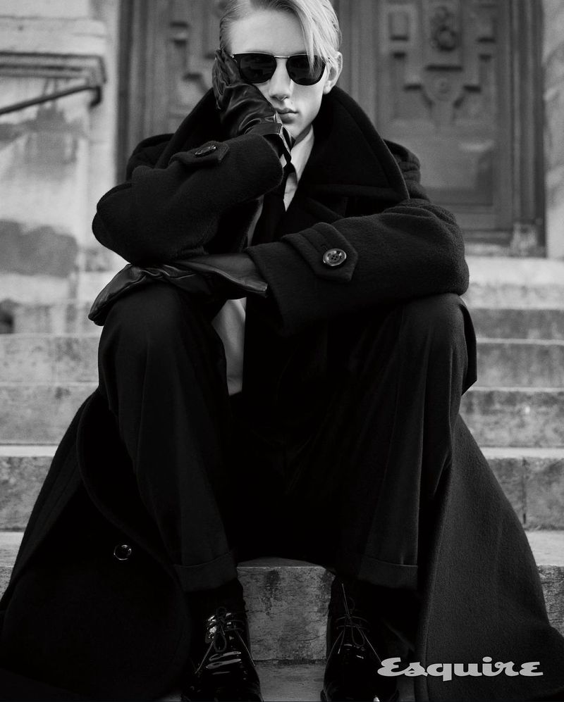 Jamie Schiek (Esquire Korea)