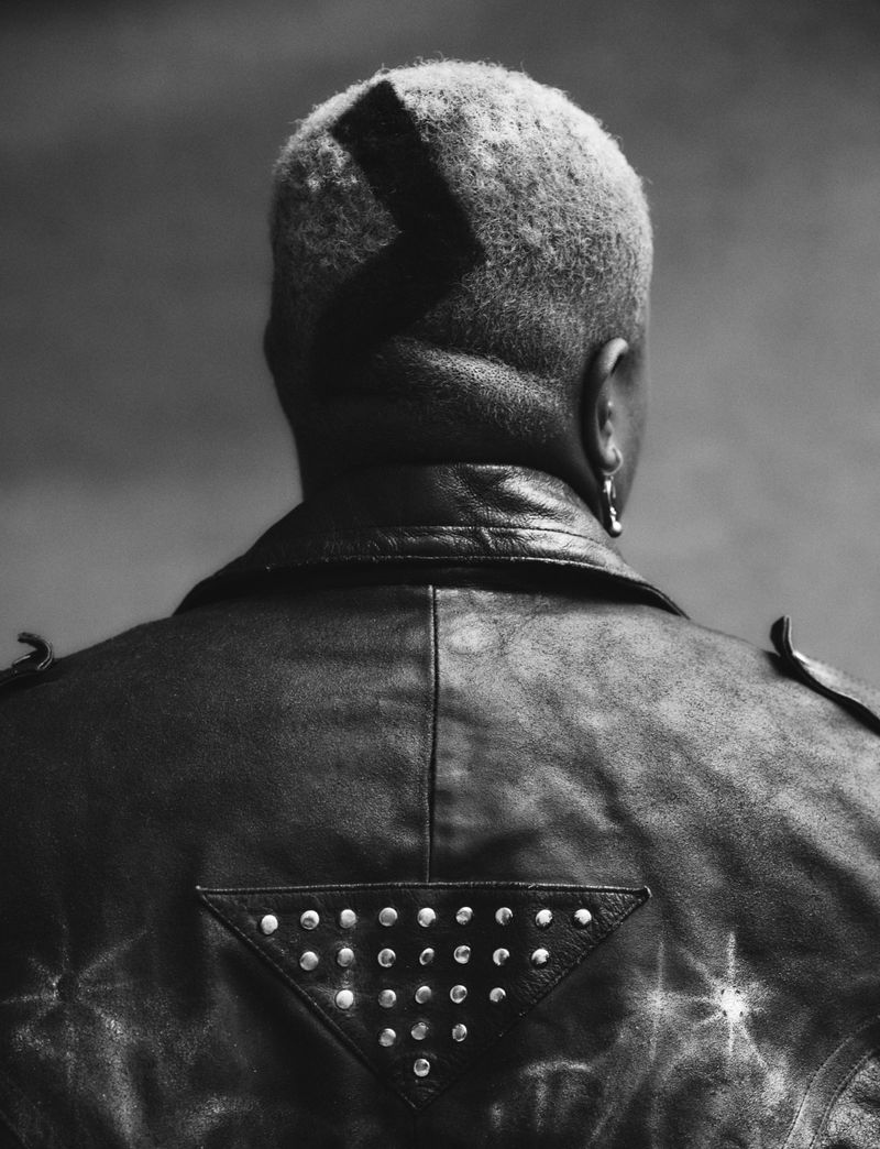 Raven Hulk Saunders (Circle Zero Eight)