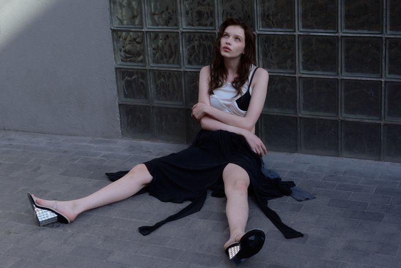 Grounded (Numéro Netherlands)