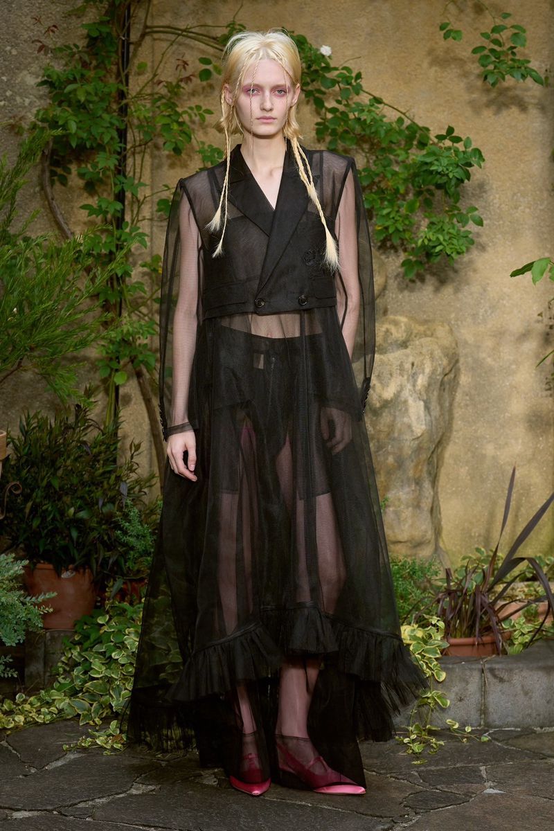 VIVIANO S/S 25 Show (Various Shows)