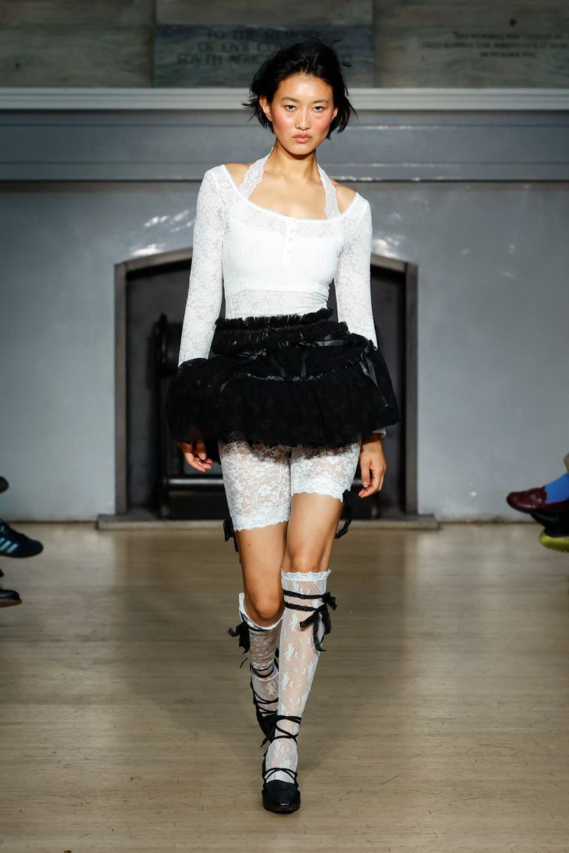Yuhan Wang S/S 25 Show (Yuhan Wang)