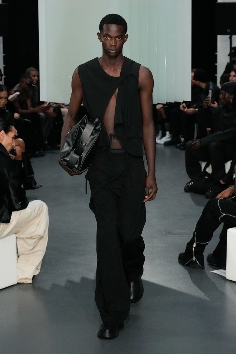 Heliot Emil S/S 25 Show (Heliot Emil)