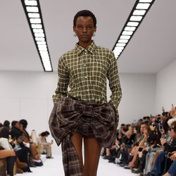 Peris Adolwi - Model Profile - Photos & latest news