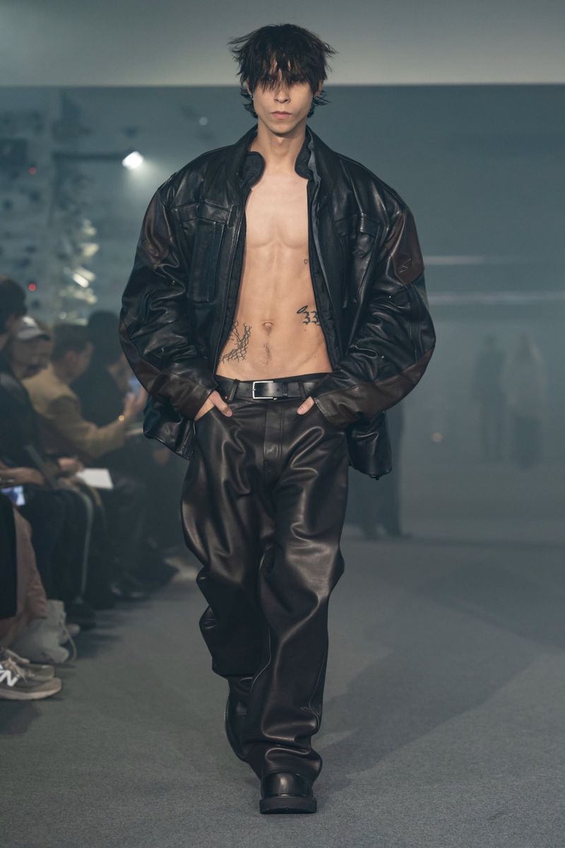 Vetements S/S 25 Show (Vetements)