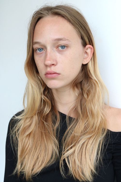 Elise Marie - Model - detail by people