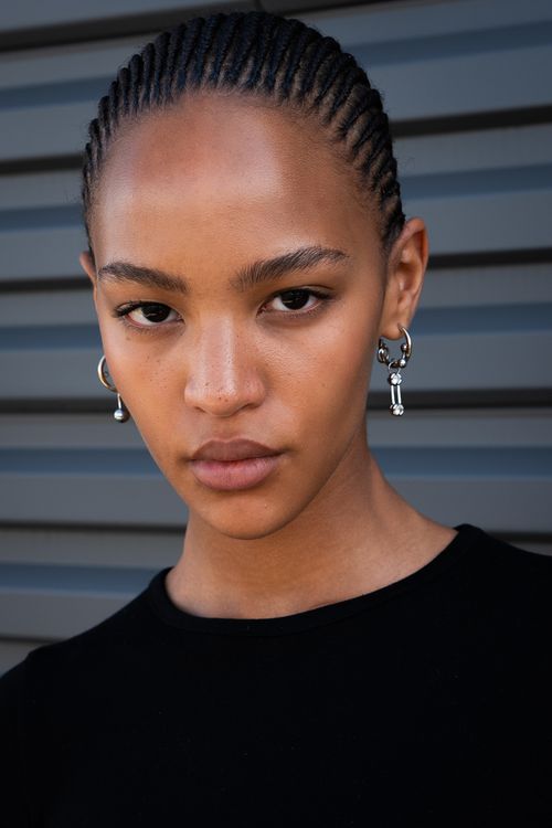 Laura Savy - Model Profile - Photos & latest news