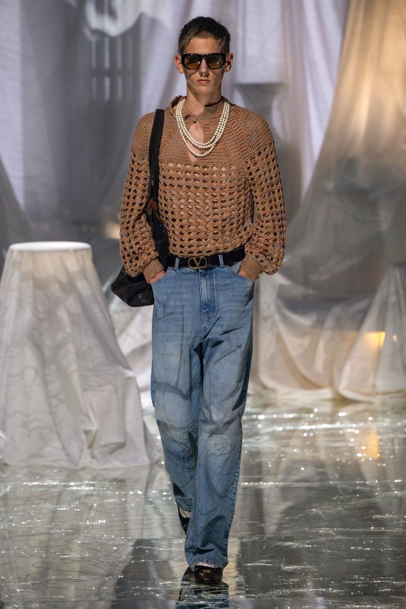 Valentino S/S 25 Show (Valentino)