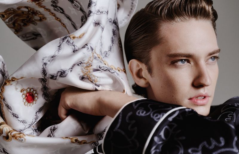 Solo Fuer Julian (Tush Magazine)