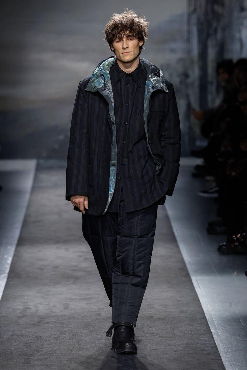 Yohji Yamamoto F/W 25 Men's Show (Yohji Yamamoto)