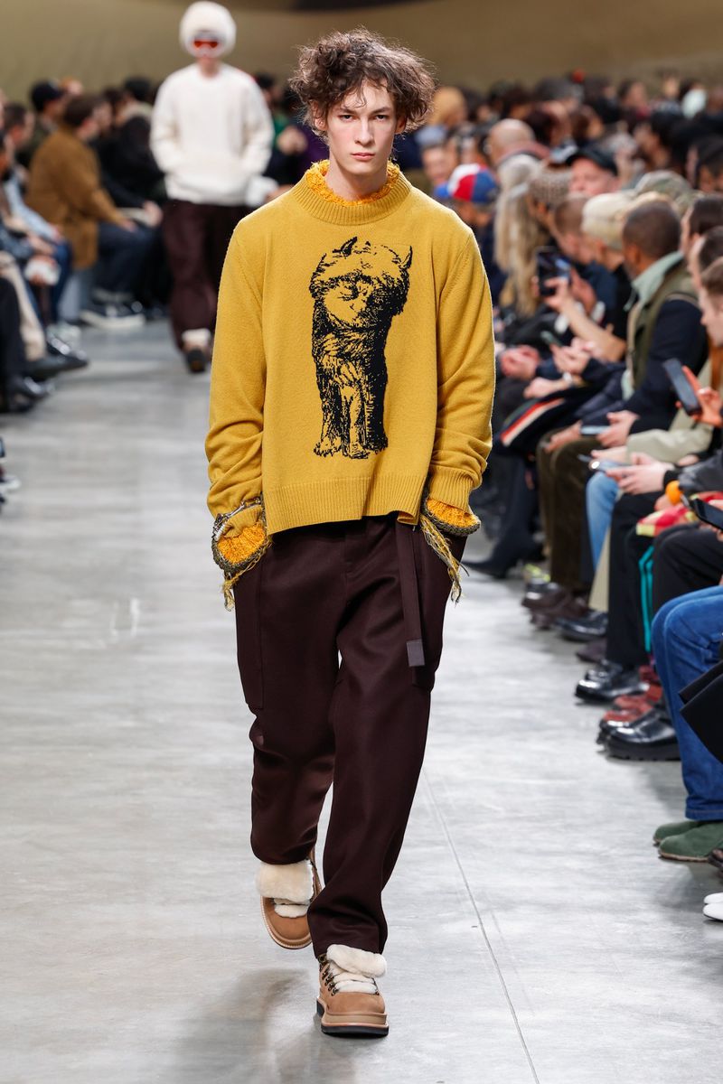 Sacai F/W 25 Men's & Women's Pre-Fall 2025 Show (Sacai)