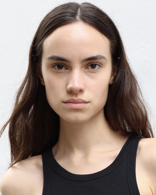 Claudia Simons - Model - detail by people