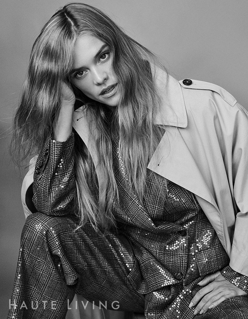 Nina Agdal (Portrait)