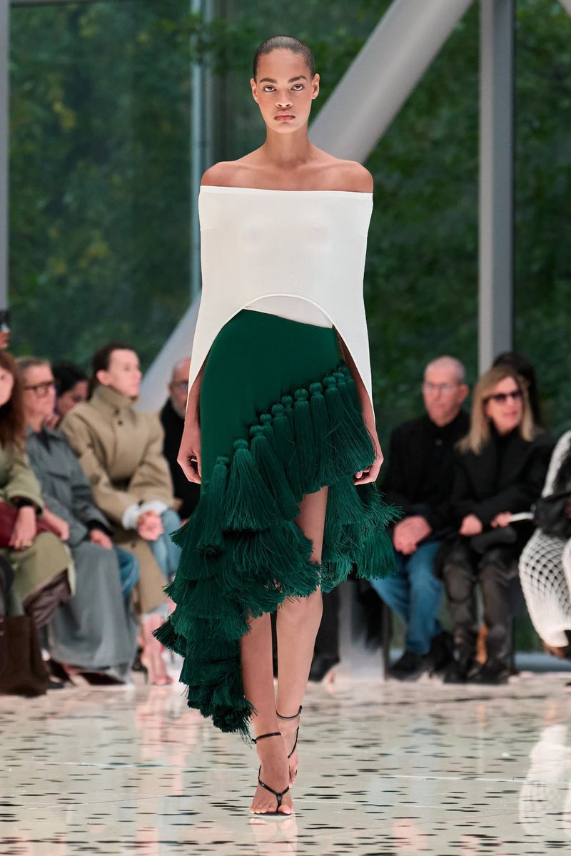 Alaïa Winter/Spring 26 Show (Alaïa)