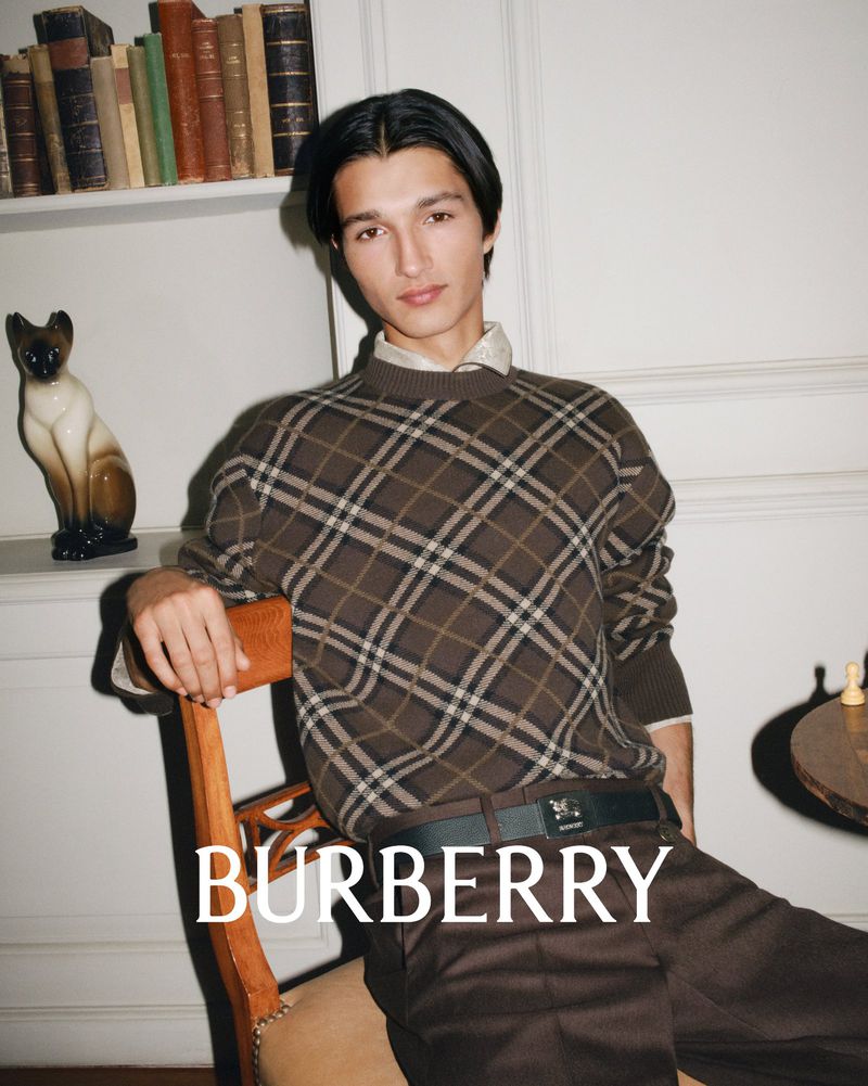 Burberry Winter Wardrobe 2025 Campaign (Burberry)