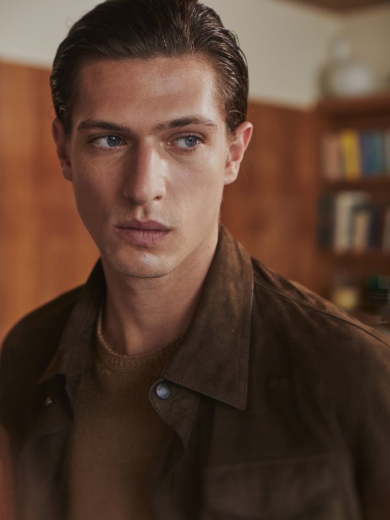 In Location (Massimo Dutti)