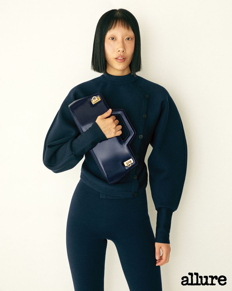 가방을 끌어안으면 기분이 좋거든요 GRAB YOUR OWN BAG - BY JACOB MYERS (Allure Korea)