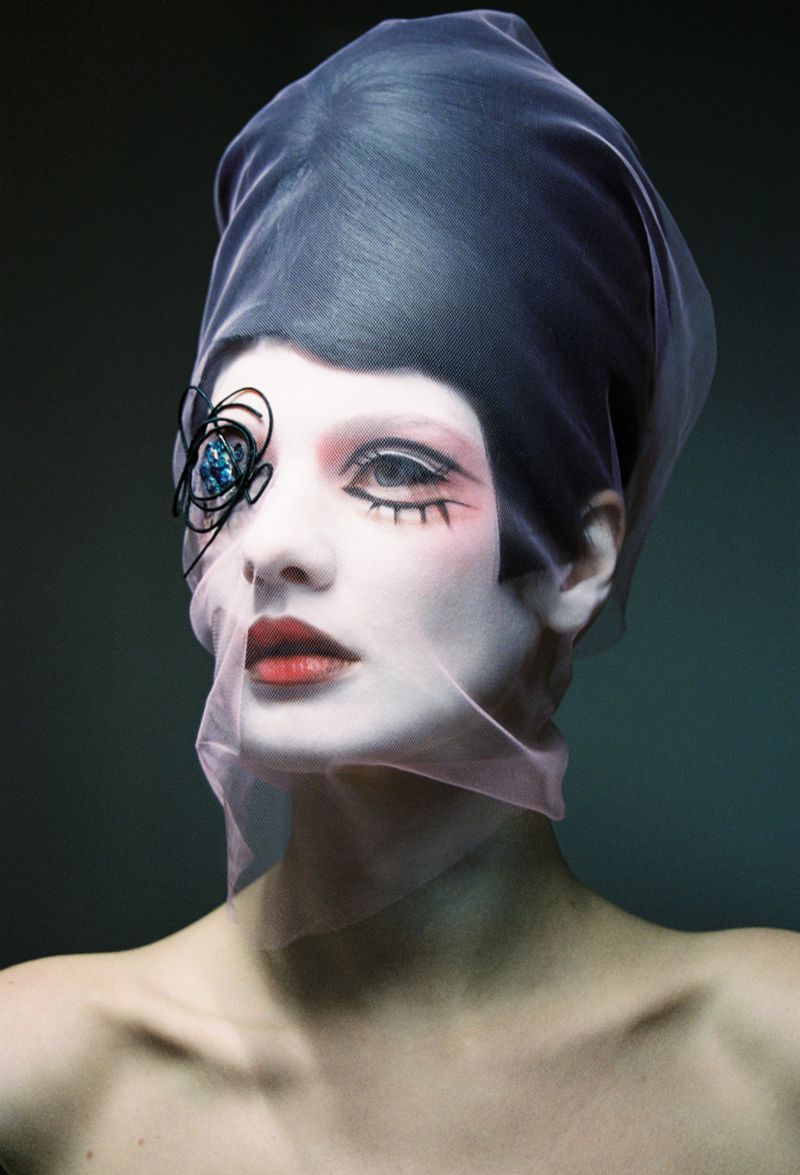 ‘Unseen Radiance’ by Philine van den Hul (Numéro Netherlands)