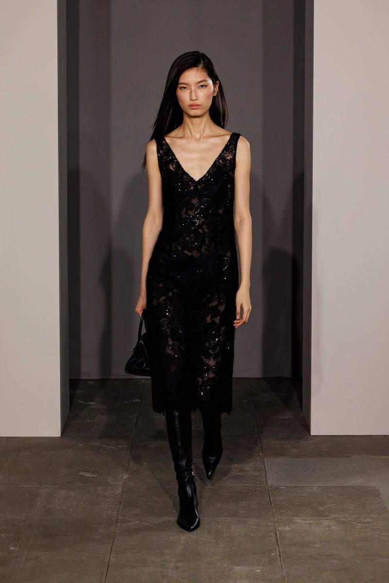 Xinyue Guo Shines At Simkhai’s Captivating Runway Show | Models Realm