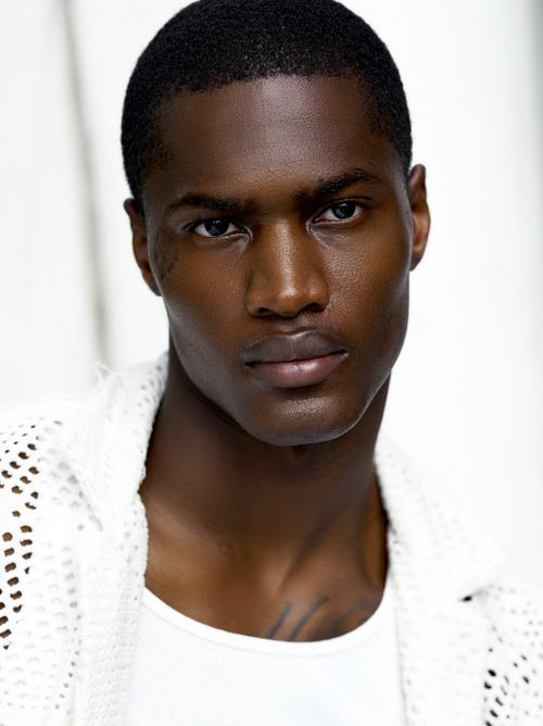 Nixon Soglo - Model - detail by people