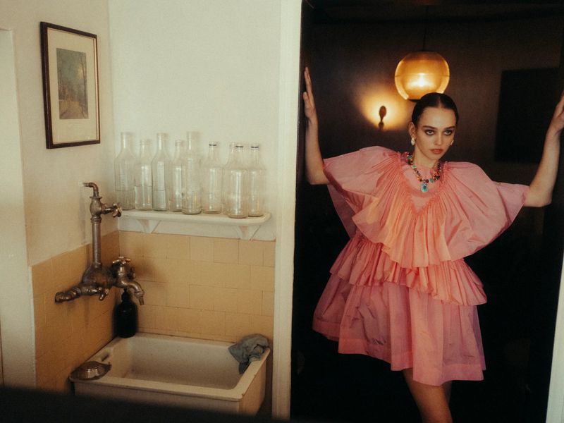 Georgia Dyer by Charles Cave (5ELEVEN Magazine)