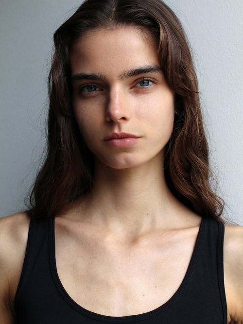 Senna Vet - Model Profile - Photos & latest news