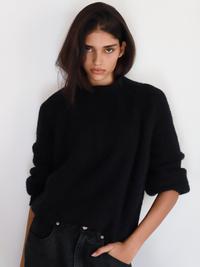Elina Gunawardena - Model Profile - Photos & latest news