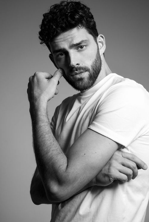 Frederik Muka - Model - detail by people