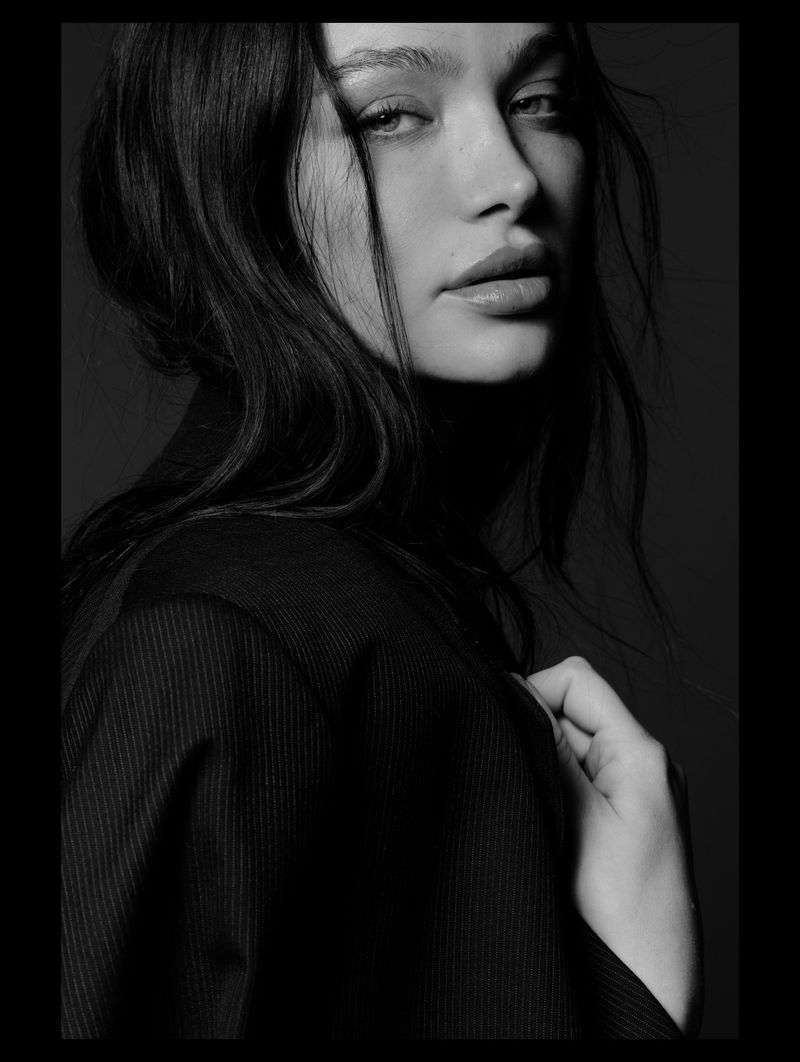 Studio Portraits with Denisa Ciocoiu (Portrait)