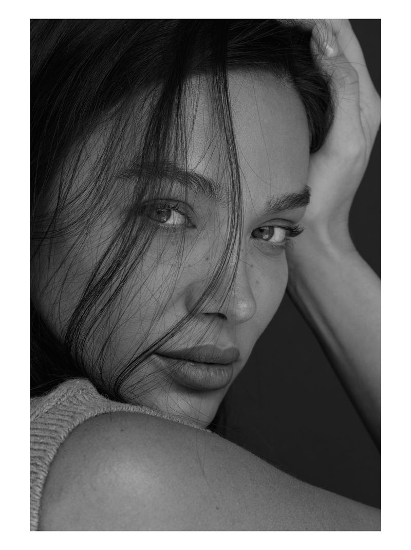 Studio Portraits with Denisa Ciocoiu (Portrait)