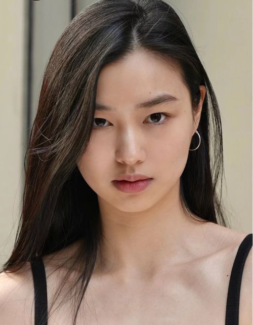 Estelle Chen - Model Profile - Photos & latest news